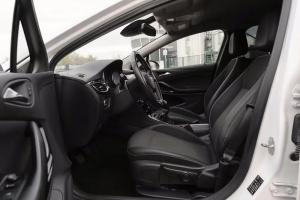 Balts Opel Astra 2018 Jelgava, ar dzinēja tilpumu 1.60 L un nobraukumu 159 tūkst. km par 4000 €, foto 10 vietnē AUTOMOTO.COM.LV