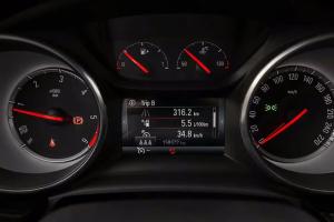 Balts Opel Astra 2018 Jelgava, ar dzinēja tilpumu 1.60 L un nobraukumu 159 tūkst. km par 4000 €, foto 11 vietnē AUTOMOTO.COM.LV