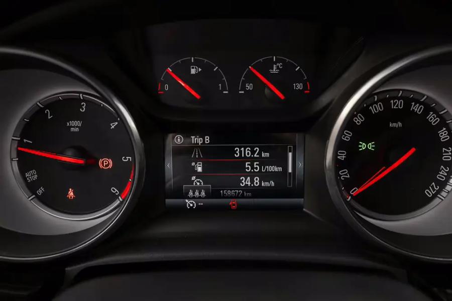Balts Opel Astra 2018 Jelgava, ar dzinēja tilpumu 1.60 L un nobraukumu 159 tūkst. km par 4000 €, foto 11 vietnē AUTOMOTO.COM.LV