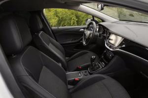 Balts Opel Astra 2018 Jelgava, ar dzinēja tilpumu 1.60 L un nobraukumu 159 tūkst. km par 4000 €, foto 17 vietnē AUTOMOTO.COM.LV