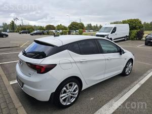White Opel Astra 2018 in Riga, with an engine capacity of 1.60 L and mileage of 185 thousand km for 7700 €, photo 4 on AUTOMOTO.COM.LV