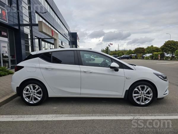 Opel Astra 2018 Rīga vietnē Balts Opel Astra 2018 Rīga, ar dzinēja tilpumu 1.60 L un nobraukumu 185 tūkst. km par 7700 €, foto 7 vietnē AUTOMOTO.COM.LV