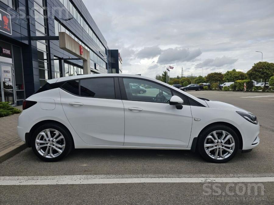 White Opel Astra 2018 in Riga, with an engine capacity of 1.60 L and mileage of 185 thousand km for 7700 €, photo 7 on AUTOMOTO.COM.LV