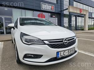 White Opel Astra 2018 in Riga, with an engine capacity of 1.60 L and mileage of 185 thousand km for 7700 €, photo 8 on AUTOMOTO.COM.LV