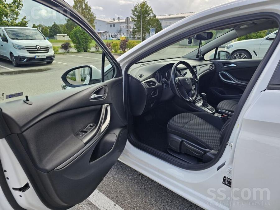 White Opel Astra 2018 in Riga, with an engine capacity of 1.60 L and mileage of 185 thousand km for 7700 €, photo 11 on AUTOMOTO.COM.LV
