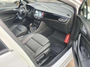 Balts Opel Astra 2019 Šauļi, ar dzinēja tilpumu 1.40 L un nobraukumu 144 tūkst. km par 7500 €, foto 15 vietnē AUTOMOTO.COM.LV