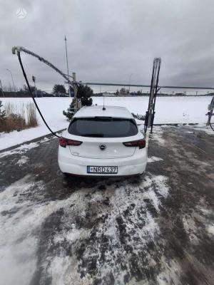 White Opel Astra 2020 in Vilnius, with an engine capacity of 1.50 L and mileage of 254 thousand km for 5800 €, photo 3 on AUTOMOTO.COM.LV