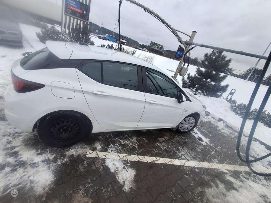 White Opel Astra 2020 in Vilnius, with an engine capacity of 1.50 L and mileage of 254 thousand km for 5800 €, photo 6 on AUTOMOTO.COM.LV