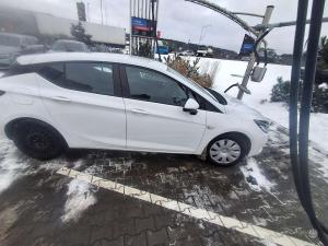White Opel Astra 2020 in Vilnius, with an engine capacity of 1.50 L and mileage of 254 thousand km for 5800 €, photo 7 on AUTOMOTO.COM.LV