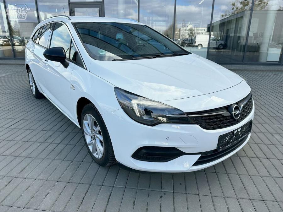 White Opel Astra 2021 in Kaunas, with an engine capacity of 1.50 L and mileage of 177 thousand km for 8900 €, photo 3 on AUTOMOTO.COM.LV