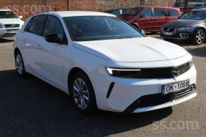 Balts Opel Astra 2022 Liepāja, ar dzinēja tilpumu 1.50 L un nobraukumu 131 tūkst. km par 17299 €, foto  vietnē AUTOMOTO.COM.LV