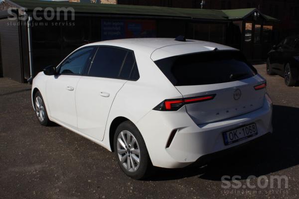 White Opel Astra 2022 in Liepaja, with an engine capacity of 1.50 L and mileage of 131 thousand km for 17299 €, photo 3 on AUTOMOTO.COM.LV