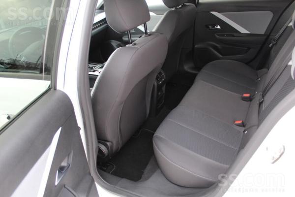 White Opel Astra 2022 in Liepaja, with an engine capacity of 1.50 L and mileage of 131 thousand km for 17299 €, photo 7 on AUTOMOTO.COM.LV