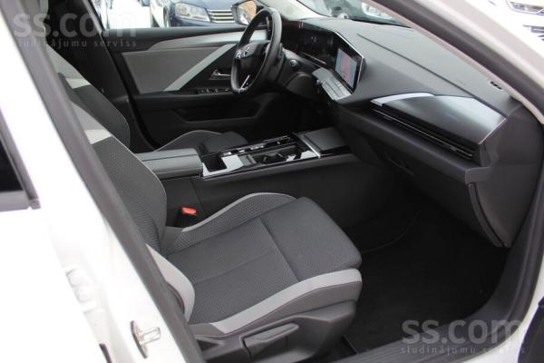 White Opel Astra 2022 in Liepaja, with an engine capacity of 1.50 L and mileage of 131 thousand km for 17299 €, photo 8 on AUTOMOTO.COM.LV