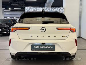 White Opel Astra 2023 in Tallinn, with an engine capacity of 1.60 L and mileage of 23 thousand km for 25900 €, photo 6 on AUTOMOTO.COM.LV