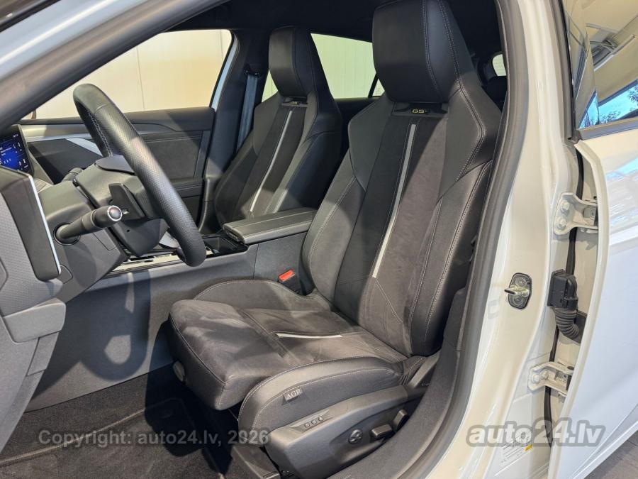 White Opel Astra 2023 in Tallinn, with an engine capacity of 1.60 L and mileage of 23 thousand km for 25900 €, photo 9 on AUTOMOTO.COM.LV