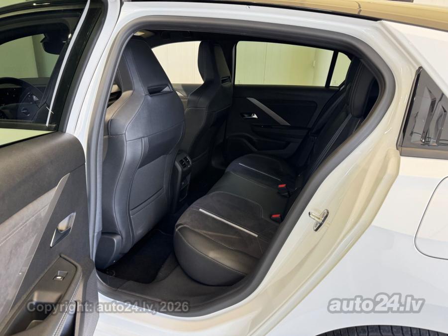 White Opel Astra 2023 in Tallinn, with an engine capacity of 1.60 L and mileage of 23 thousand km for 25900 €, photo 25 on AUTOMOTO.COM.LV