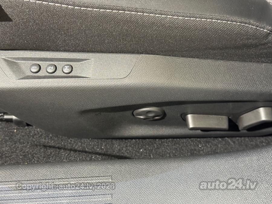 Balts Opel Astra 2024 Tallina, ar dzinēja tilpumu 1.60 L un nobraukumu 33 tūkst. km par 26900 €, foto 18 vietnē AUTOMOTO.COM.LV