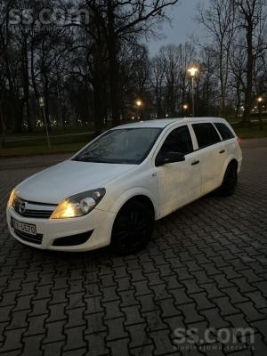 Balts Opel Astra 2009 Ventspils, ar dzinēja tilpumu 1.30 L un nobraukumu 370 tūkst. km par 1150 €, foto  vietnē AUTOMOTO.COM.LV
