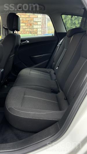 Balts Opel Astra 2015 Jelgava, ar dzinēja tilpumu 1.60 L un nobraukumu 220 tūkst. km par 5000 €, foto 12 vietnē AUTOMOTO.COM.LV