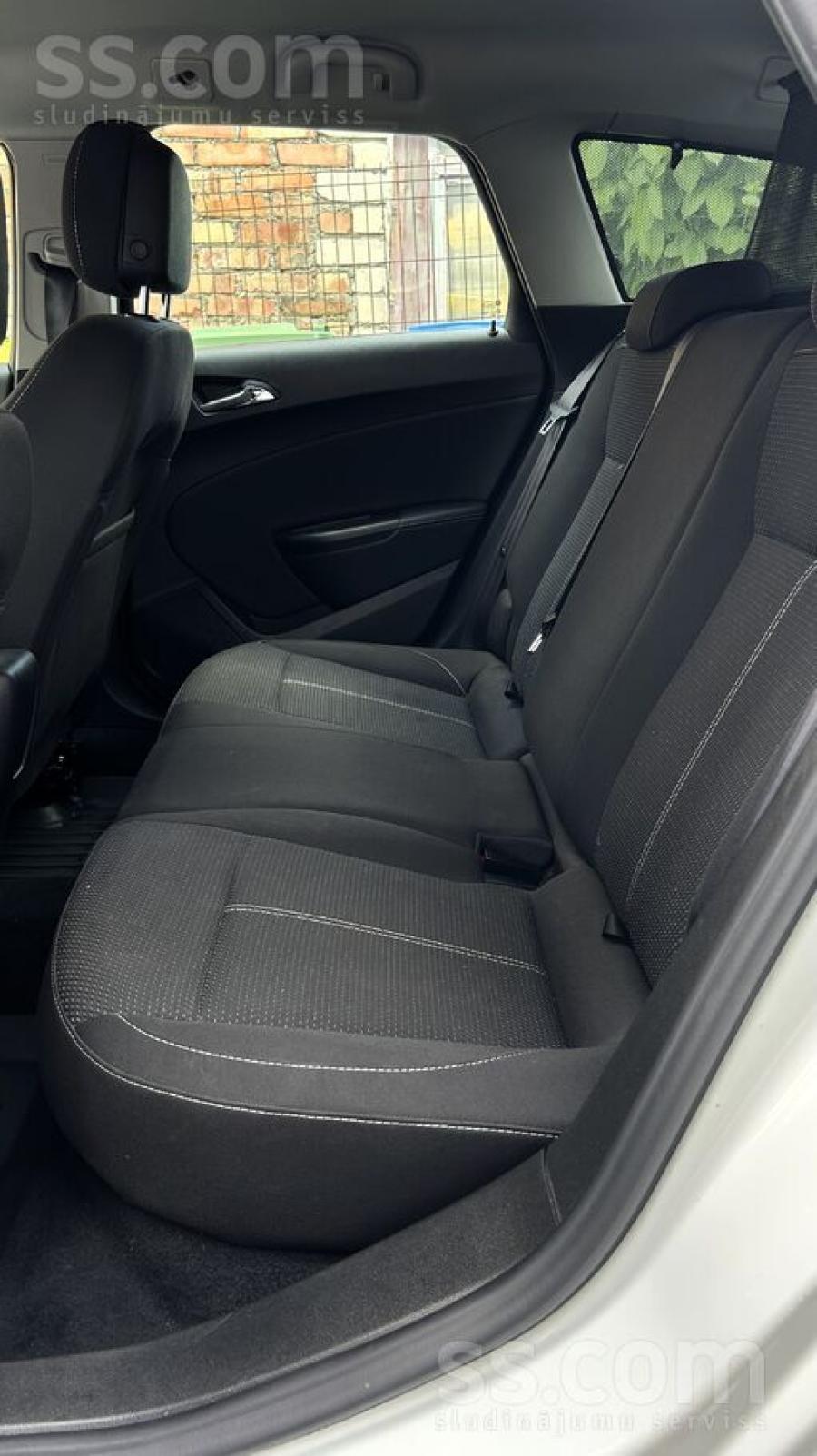 Balts Opel Astra 2015 Jelgava, ar dzinēja tilpumu 1.60 L un nobraukumu 220 tūkst. km par 5000 €, foto 12 vietnē AUTOMOTO.COM.LV
