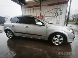 Balts Opel Astra 2005 Rīga, ar dzinēja tilpumu 1.80 L un nobraukumu 23 tūkst. km par 1001 €, foto 2 vietnē AUTOMOTO.COM.LV