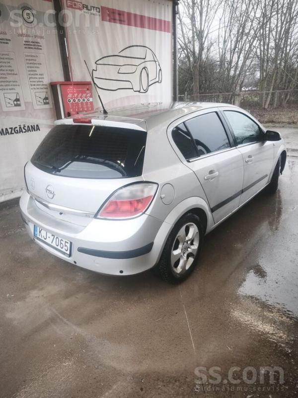 Balts Opel Astra 2005 Rīga, ar dzinēja tilpumu 1.80 L un nobraukumu 23 tūkst. km par 1001 €, foto 6 vietnē AUTOMOTO.COM.LV