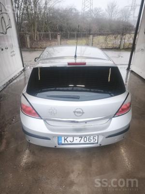Balts Opel Astra 2005 Rīga, ar dzinēja tilpumu 1.80 L un nobraukumu 23 tūkst. km par 1001 €, foto 7 vietnē AUTOMOTO.COM.LV