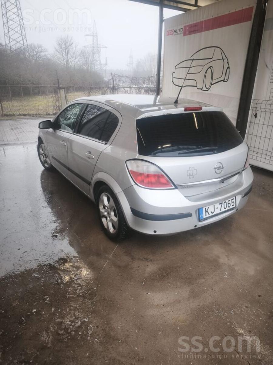 Balts Opel Astra 2005 Rīga, ar dzinēja tilpumu 1.80 L un nobraukumu 23 tūkst. km par 1001 €, foto 8 vietnē AUTOMOTO.COM.LV