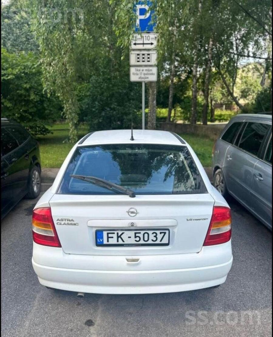 Balts Opel Astra 2005 Rīga, ar dzinēja tilpumu 1.40 L un nobraukumu 141 tūkst. km par 400 €, foto 4 vietnē AUTOMOTO.COM.LV