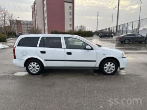 White Opel Astra 2003 in Jelgava, with an engine capacity of 1.70 L and mileage of 300 thousand km for 995 €, photo 5 on AUTOMOTO.COM.LV