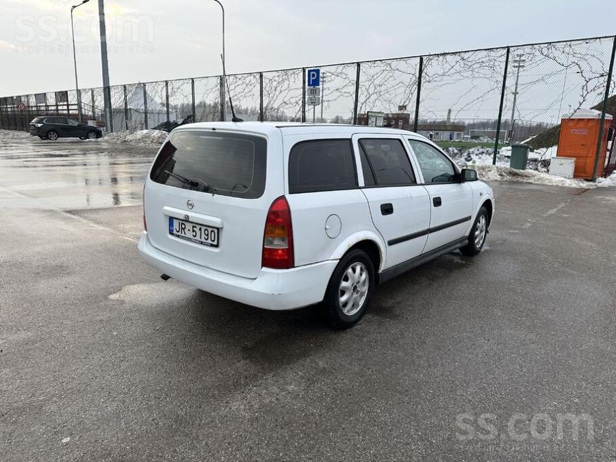 White Opel Astra 2003 in Jelgava, with an engine capacity of 1.70 L and mileage of 300 thousand km for 995 €, photo 6 on AUTOMOTO.COM.LV