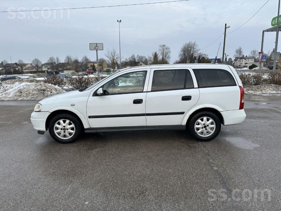White Opel Astra 2003 in Jelgava, with an engine capacity of 1.70 L and mileage of 300 thousand km for 995 €, photo 9 on AUTOMOTO.COM.LV