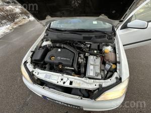 White Opel Astra 2003 in Jelgava, with an engine capacity of 1.70 L and mileage of 300 thousand km for 995 €, photo 10 on AUTOMOTO.COM.LV