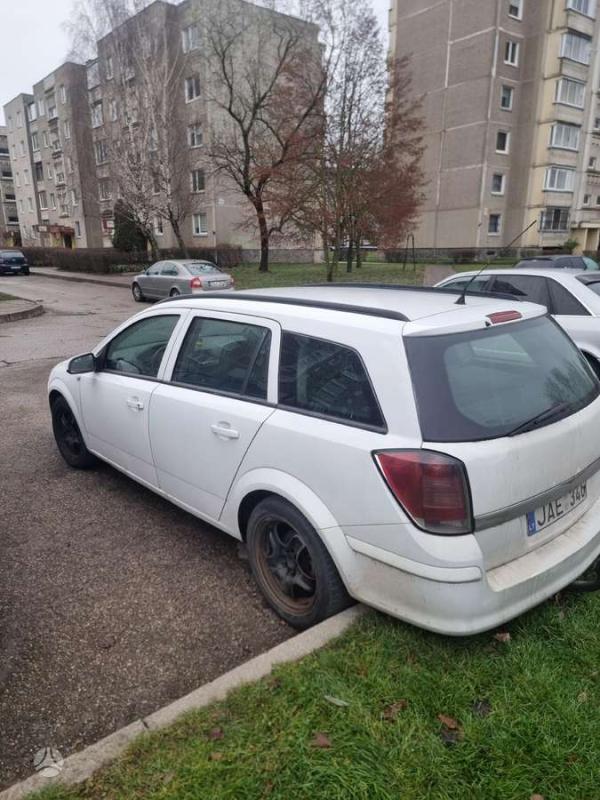 Balts Opel Astra 2005 Kauņa, ar dzinēja tilpumu 1.91 L un nobraukumu 480 tūkst. km par 899 €, foto 4 vietnē AUTOMOTO.COM.LV
