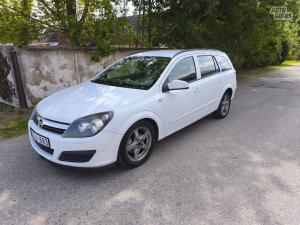 Balts Opel Astra 2005 Kauņa, ar dzinēja tilpumu 1.70 L un nobraukumu 315 tūkst. km par 1000 €, foto 3 vietnē AUTOMOTO.COM.LV