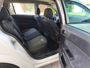 Balts Opel Astra 2005 Kauņa, ar dzinēja tilpumu 1.70 L un nobraukumu 315 tūkst. km par 1000 €, foto 19 vietnē AUTOMOTO.COM.LV