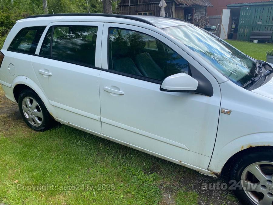 Balts Opel Astra 2007 Tallina, ar dzinēja tilpumu 1.40 L un nobraukumu 262 tūkst. km par 450 €, foto 8 vietnē AUTOMOTO.COM.LV