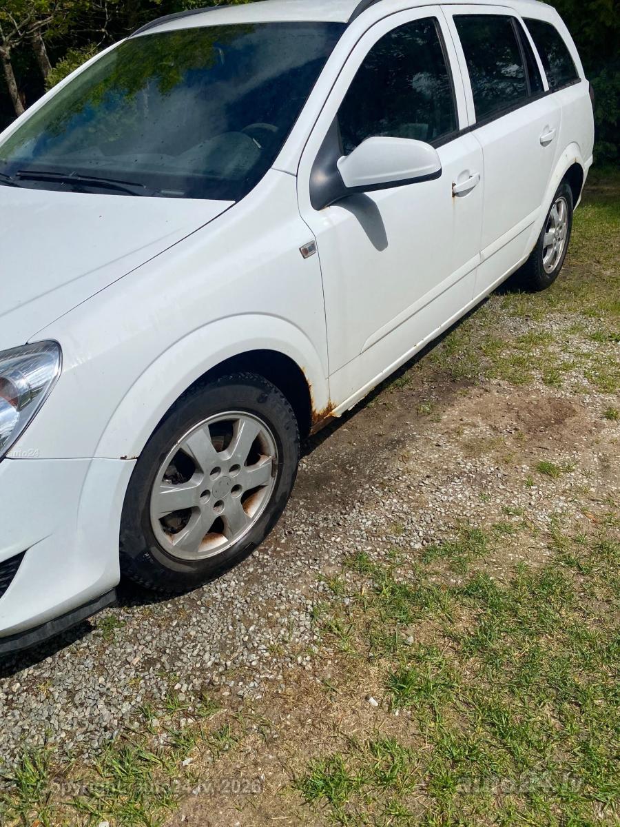 Balts Opel Astra 2007 Tallina, ar dzinēja tilpumu 1.40 L un nobraukumu 262 tūkst. km par 450 €, foto 11 vietnē AUTOMOTO.COM.LV