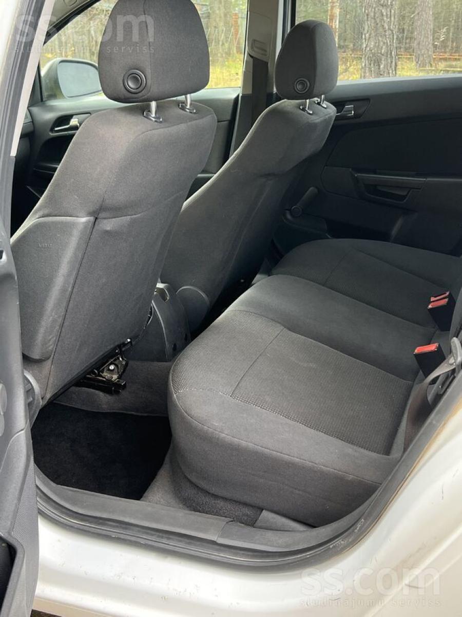 Balts Opel Astra 2009 Rīga, ar dzinēja tilpumu 1.30 L un nobraukumu 370 tūkst. km par 800 €, foto 6 vietnē AUTOMOTO.COM.LV