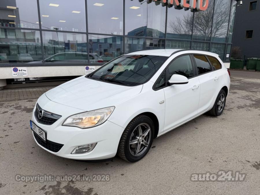 White Opel Astra 2011 in Tallinn, with an engine capacity of 1.60 L and mileage of 182 thousand km for 3499 €, photo 2 on AUTOMOTO.COM.LV
