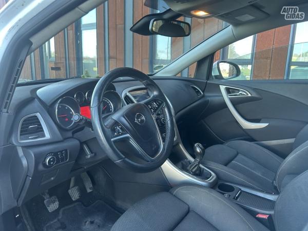 Balts Opel Astra 2011 Kauņa, ar dzinēja tilpumu 2.00 L un nobraukumu 302 tūkst. km par 1890 €, foto 9 vietnē AUTOMOTO.COM.LV