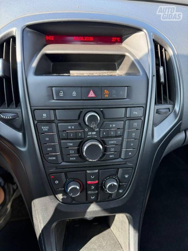 Balts Opel Astra 2011 Alīta, ar dzinēja tilpumu 1.40 L un nobraukumu 180 tūkst. km par 2599 €, foto 10 vietnē AUTOMOTO.COM.LV