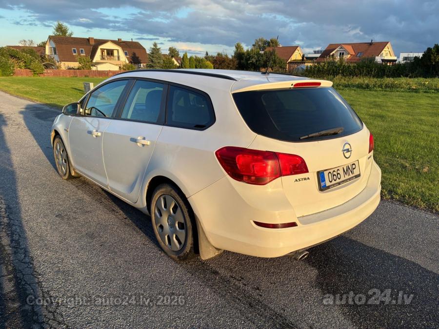 Balts Opel Astra 2011 Tartu, ar dzinēja tilpumu 1.40 L un nobraukumu 213 tūkst. km par 1600 €, foto 4 vietnē AUTOMOTO.COM.LV