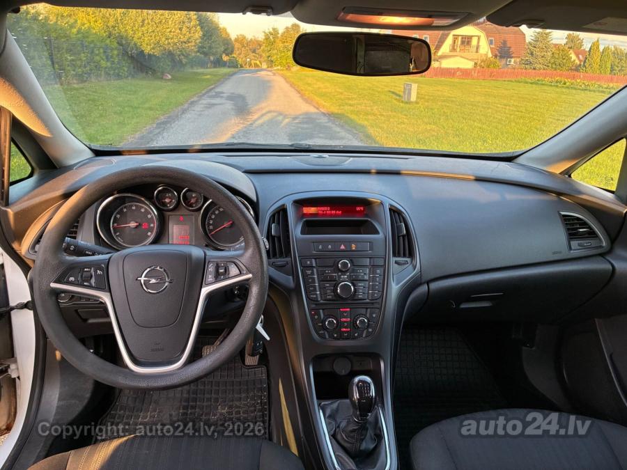 Balts Opel Astra 2011 Tartu, ar dzinēja tilpumu 1.40 L un nobraukumu 213 tūkst. km par 1600 €, foto 6 vietnē AUTOMOTO.COM.LV