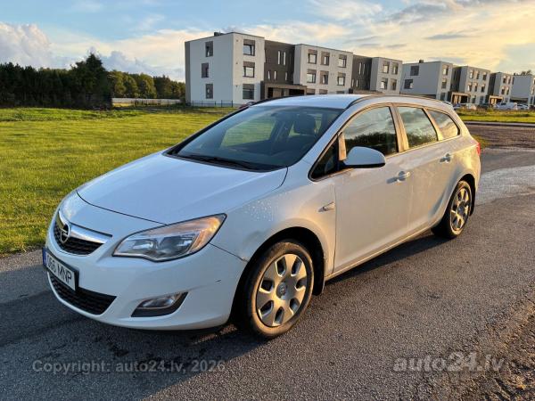 Opel Astra 2011 in Tartu on AUTOMOTO.COM.LV White Opel Astra 2011 in Tartu, with an engine capacity of 1.40 L and mileage of 213 thousand km for 1600 €, photo 3 on AUTOMOTO.COM.LV