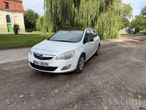 Balts Opel Astra 2011 Saldus, ar dzinēja tilpumu 1.70 L un nobraukumu 344 tūkst. km par 1700 €, foto 1 vietnē AUTOMOTO.COM.LV