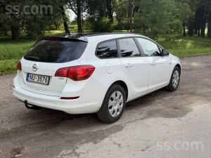 Balts Opel Astra 2011 Saldus, ar dzinēja tilpumu 1.70 L un nobraukumu 344 tūkst. km par 1700 €, foto 4 vietnē AUTOMOTO.COM.LV