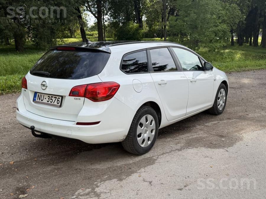 Balts Opel Astra 2011 Saldus, ar dzinēja tilpumu 1.70 L un nobraukumu 344 tūkst. km par 1700 €, foto 4 vietnē AUTOMOTO.COM.LV