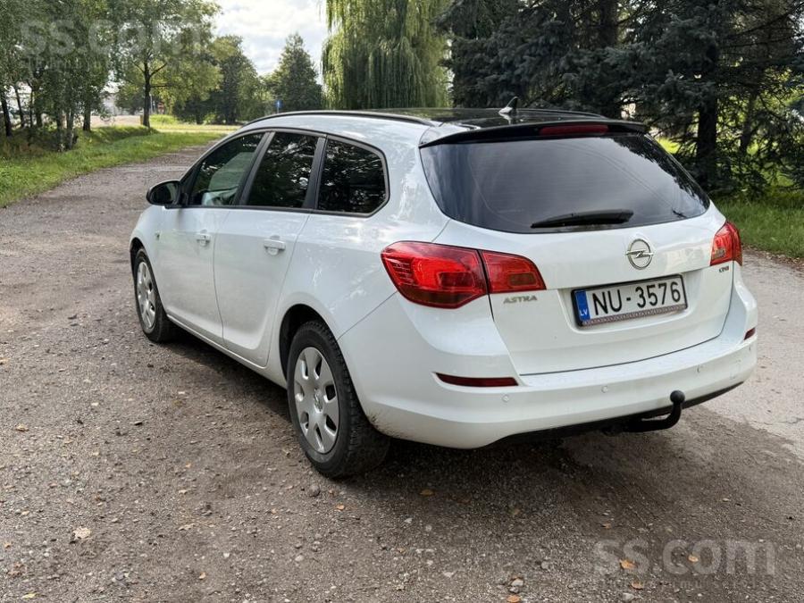 Balts Opel Astra 2011 Saldus, ar dzinēja tilpumu 1.70 L un nobraukumu 344 tūkst. km par 1700 €, foto 5 vietnē AUTOMOTO.COM.LV